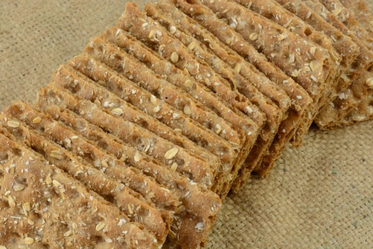 11 Delicious whole grain crackers recipes you will love - Common Grains