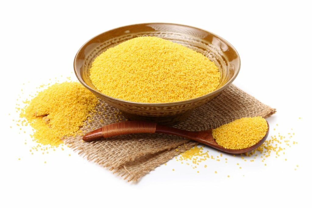 Millet vs oats: Nutritional facts and comparison (with charts ...