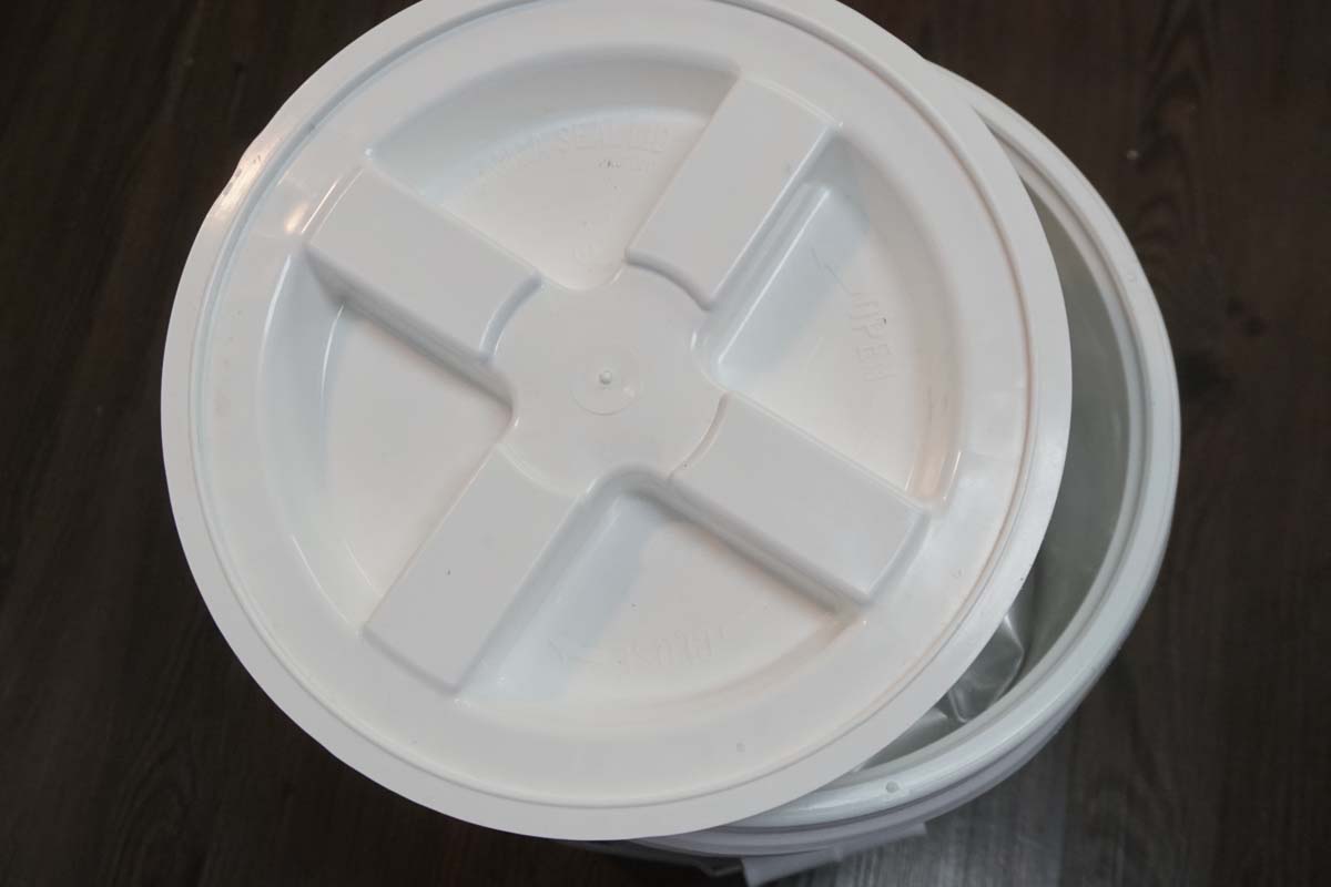 How to use food-grade buckets for whole grain storage - Common Grains