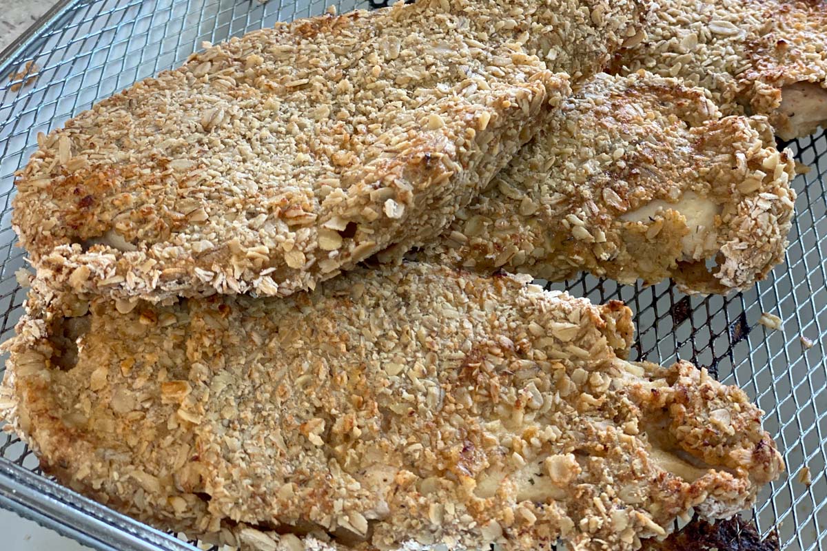 Air fryer crispy oat-crusted chicken breasts - Common Grains