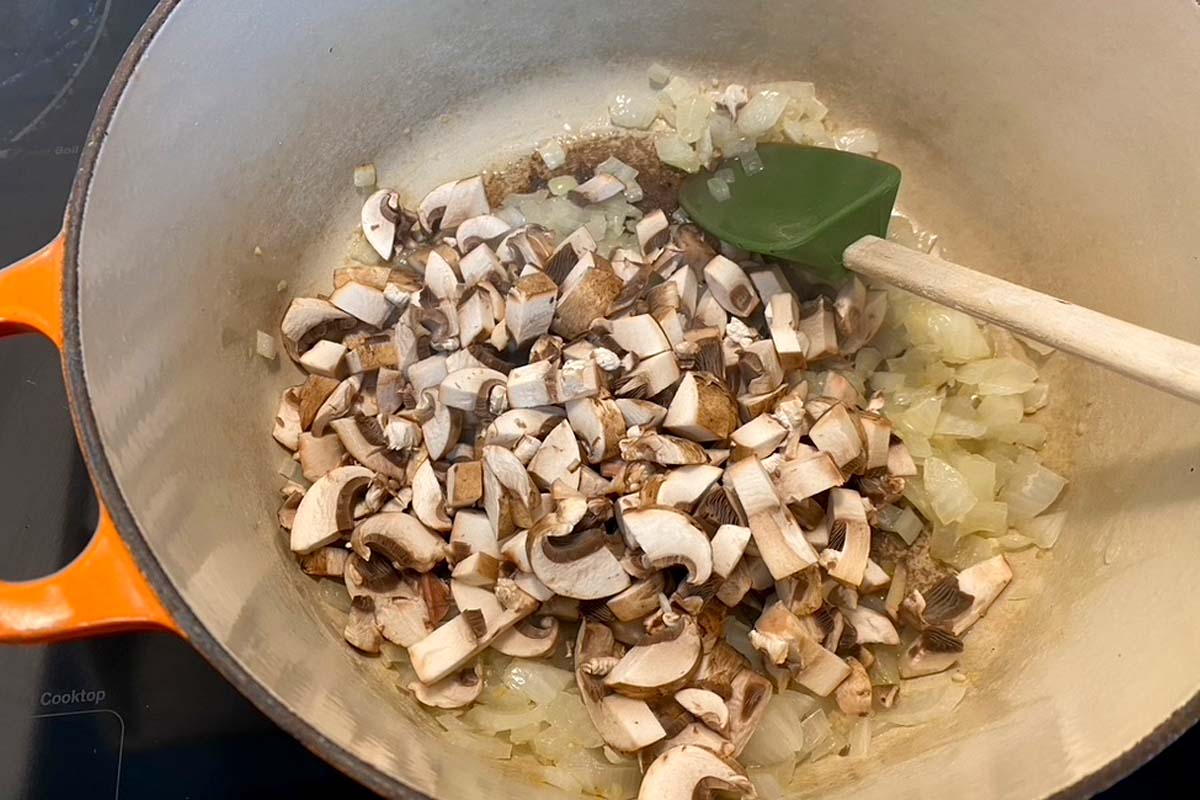 Whole grain Barley mushroom risotto ("Barlotto") - Common Grains