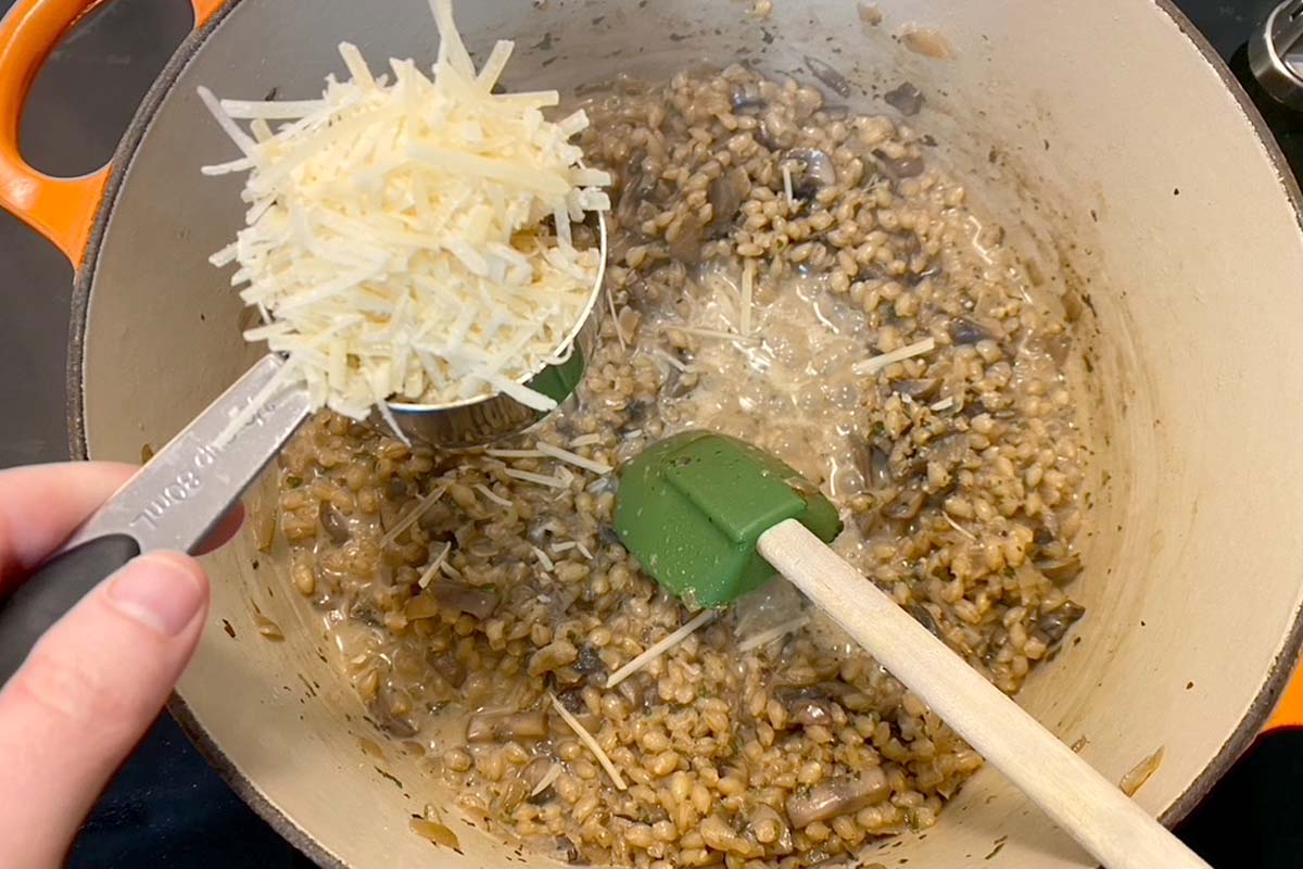 Whole grain Barley mushroom risotto ("Barlotto") - Common Grains