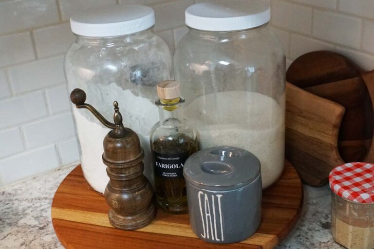Creating a working pantry system for flour and whole grains - Common Grains Creating a working pantry system for flour and whole grains - Common Grains